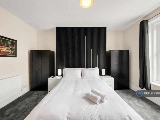 3 bedroom flat to rent