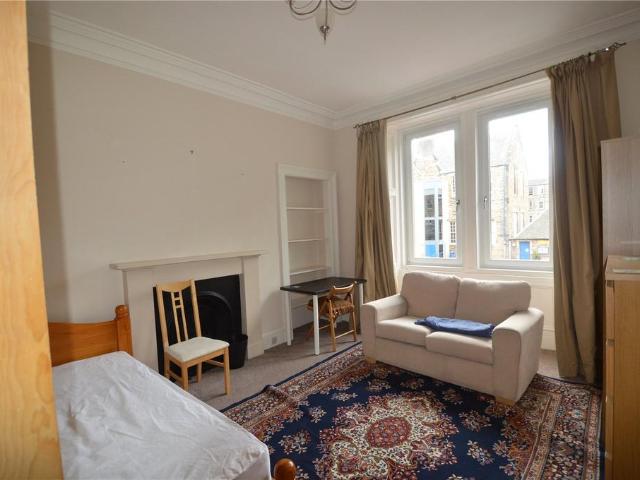3 bedroom flat to rent