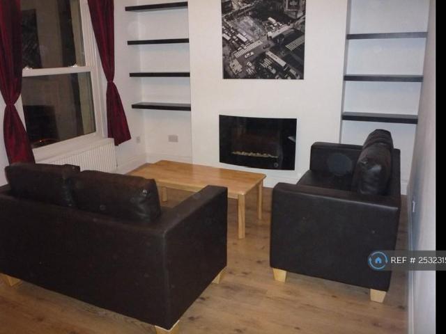 3 bedroom flat to rent