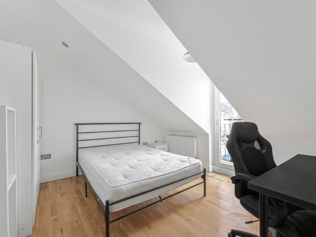 3 bedroom flat to rent