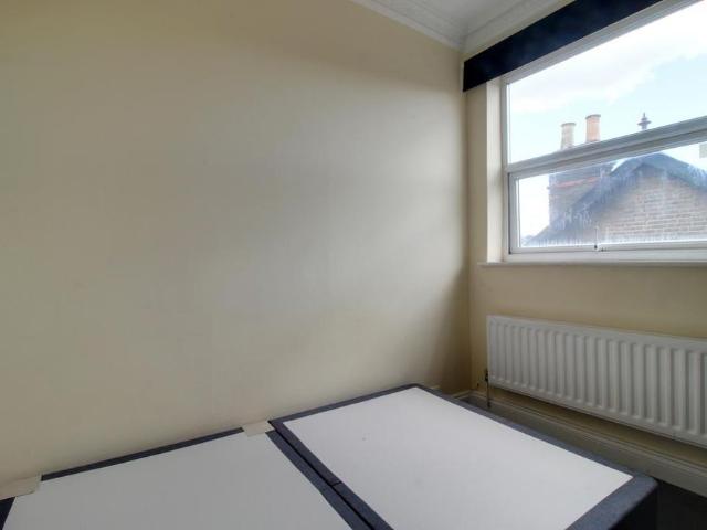 3 bedroom flat to rent