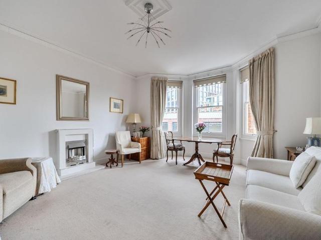 3 bedroom flat to rent