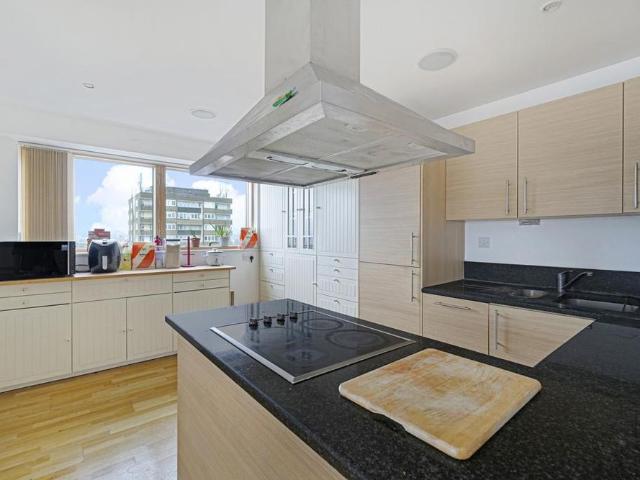 3 bedroom flat to rent