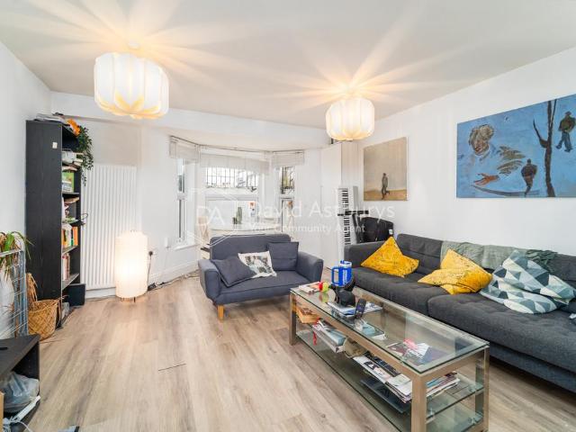 3 bedroom flat to rent