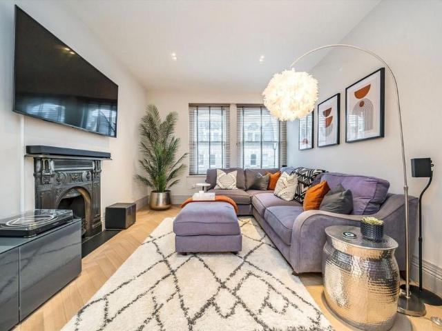 3 bedroom flat to rent