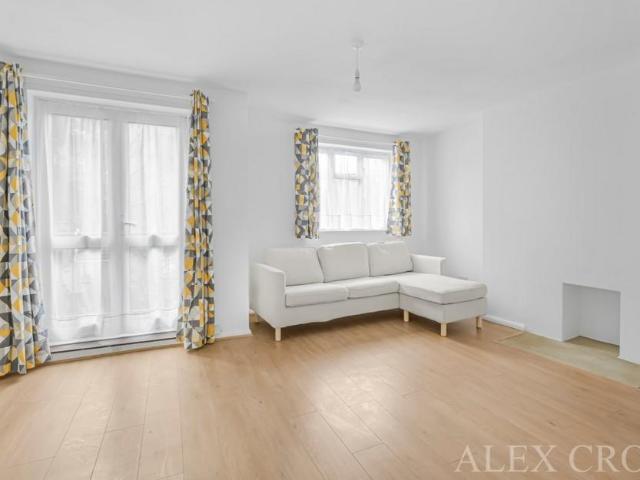 3 bedroom flat to rent