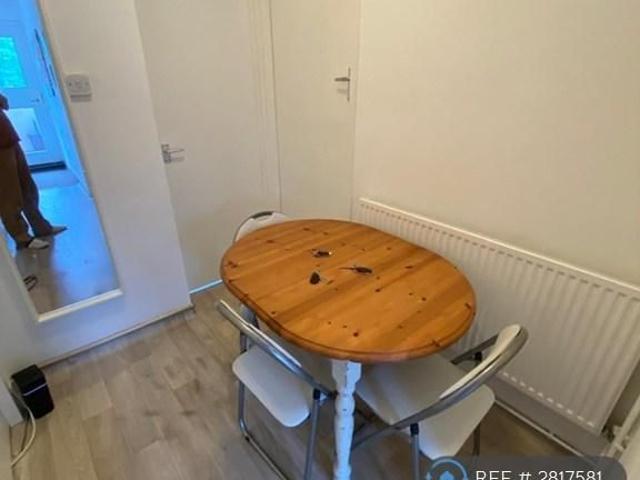 3 bedroom flat to rent