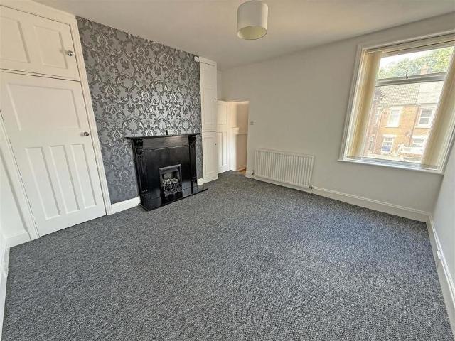 3 bedroom flat to rent