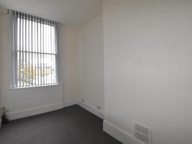 3 bedroom flat to rent