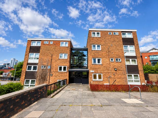 3 bedroom flat to rent