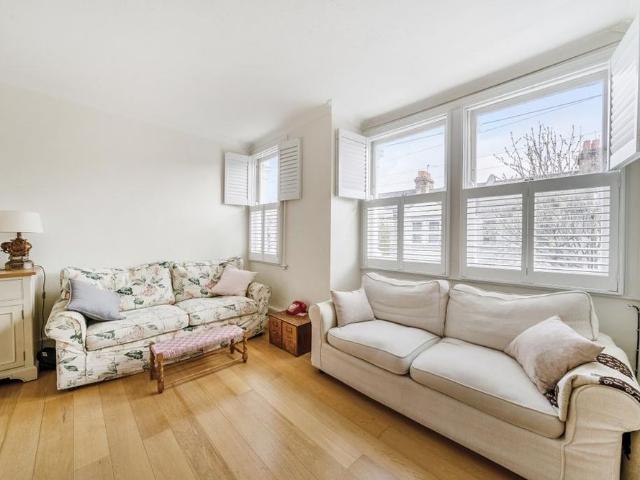 3 bedroom flat to rent