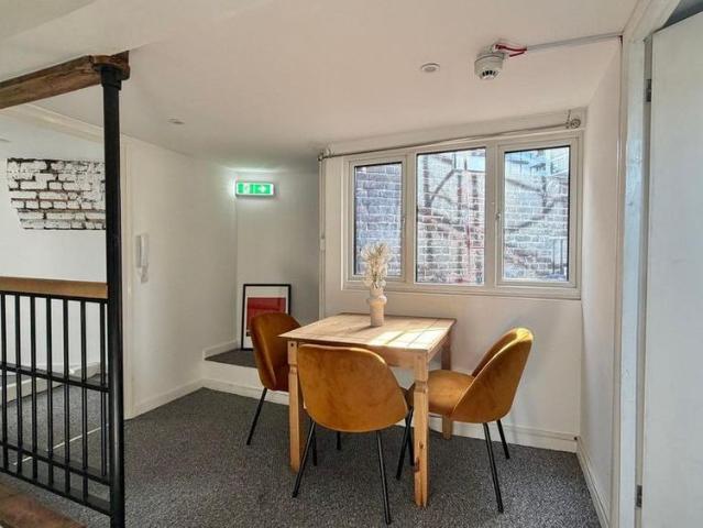 3 bedroom flat to rent