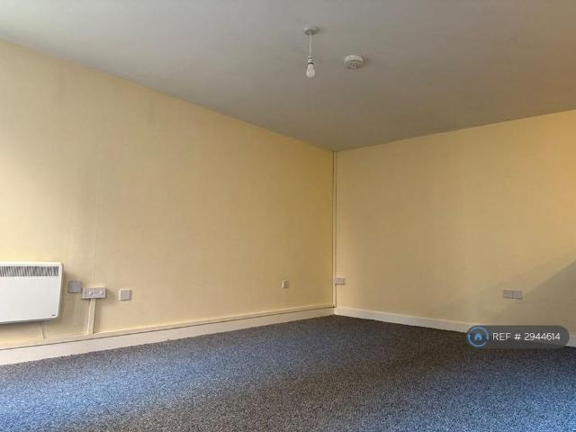 3 bedroom flat to rent