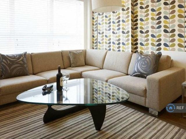 3 bedroom flat to rent
