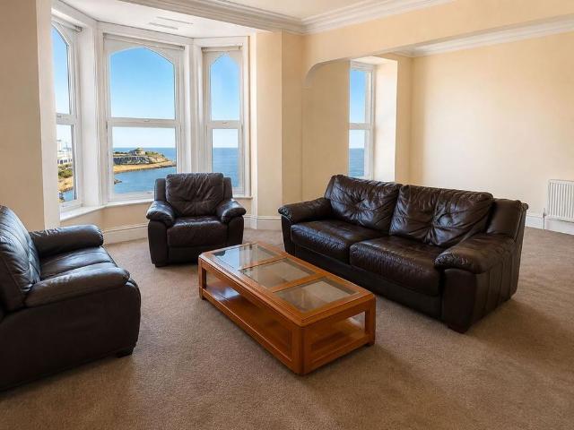 3 bedroom flat to rent