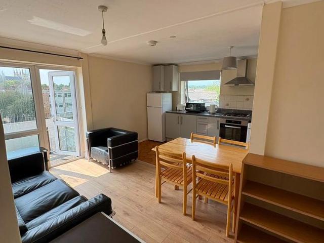 3 bedroom flat to rent