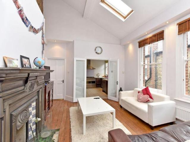 3 bedroom flat to rent