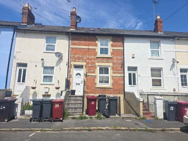 3 bedroom flat to rent