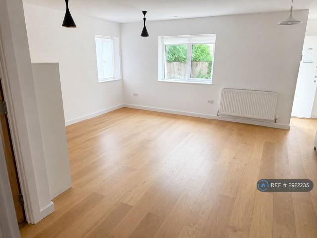 3 bedroom flat to rent
