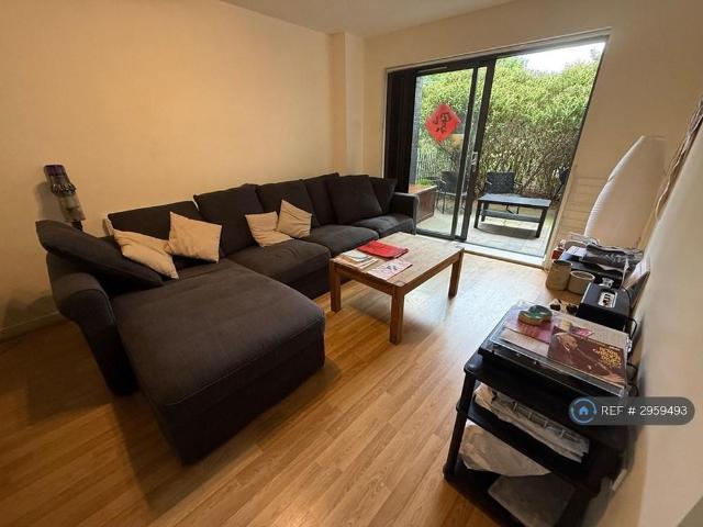3 bedroom flat to rent