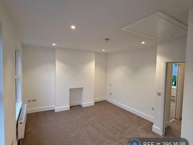 3 bedroom flat to rent