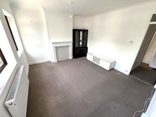3 bedroom flat to rent