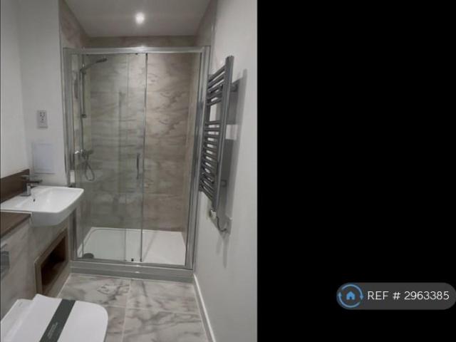 3 bedroom flat to rent