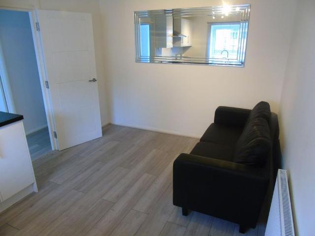 3 bedroom flat to rent
