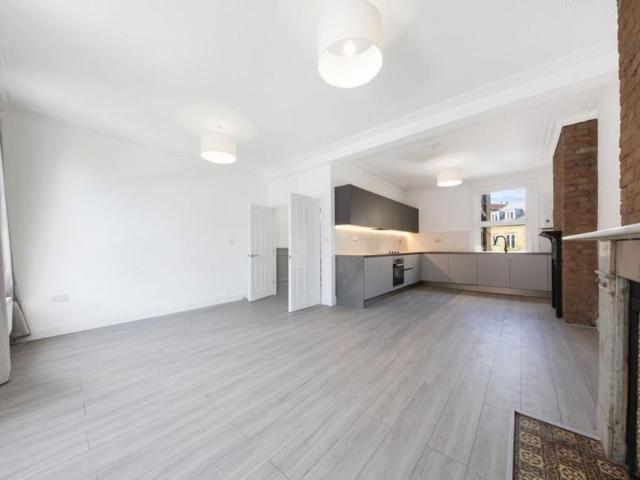 3 bedroom flat to rent