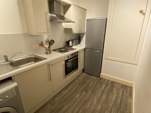 3 bedroom flat to rent