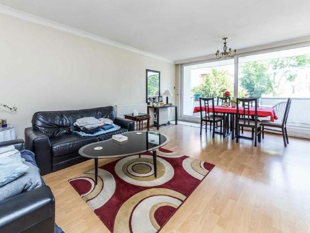 3 bedroom flat to rent
