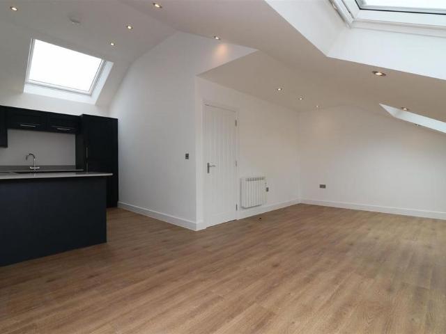 3 bedroom flat to rent