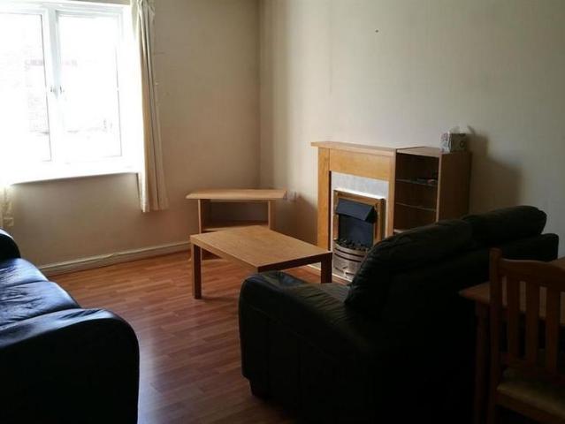 3 bedroom flat to rent