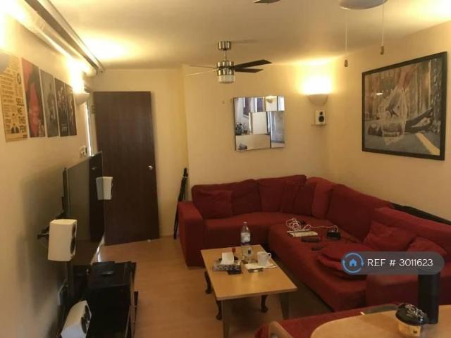 3 bedroom flat to rent