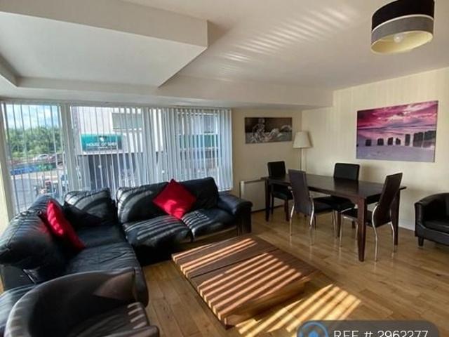 3 bedroom flat to rent