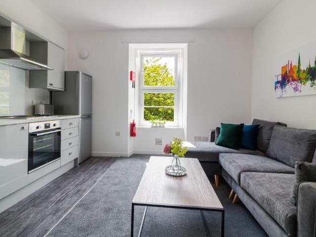 3 bedroom flat to rent