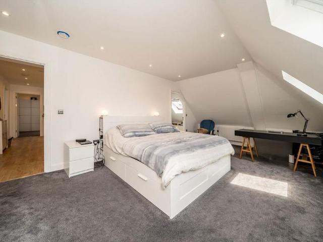 3 bedroom flat to rent