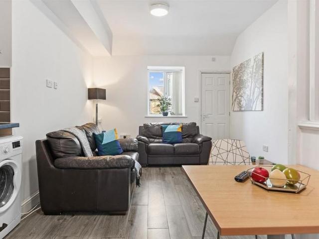 3 bedroom flat to rent