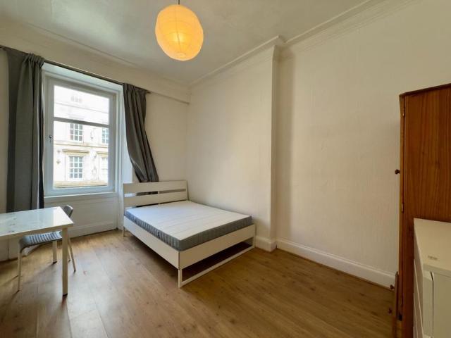 3 bedroom flat to rent