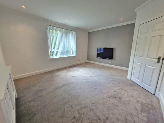 3 bedroom flat to rent