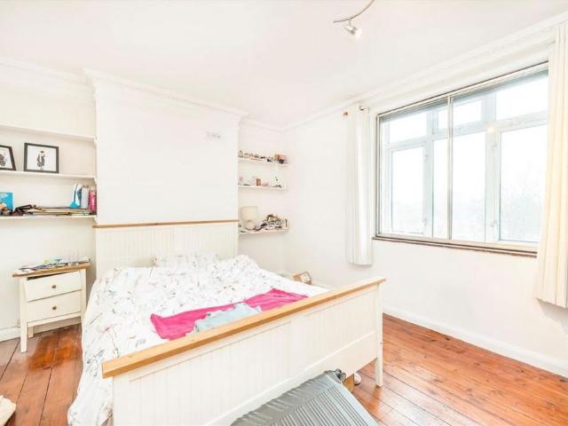 3 bedroom flat to rent