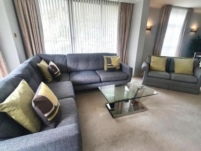 3 bedroom flat to rent