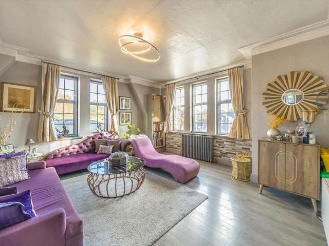 3 bedroom flat to rent
