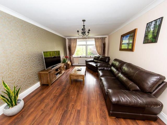 3 bedroom flat to rent