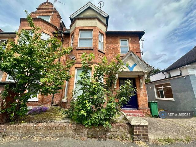 3 bedroom flat to rent