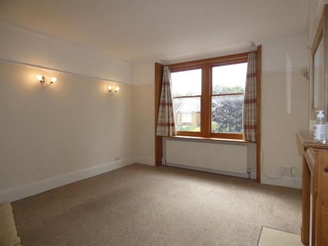 3 bedroom flat to rent