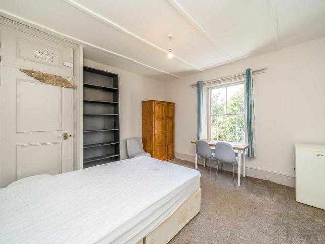 3 bedroom flat to rent