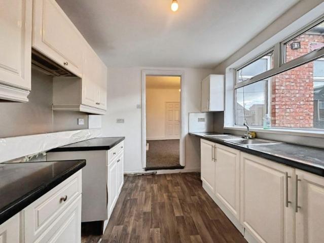 3 bedroom flat to rent