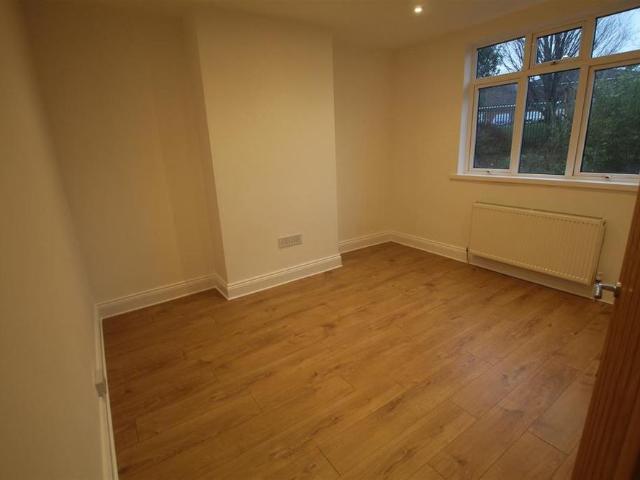 3 bedroom flat to rent