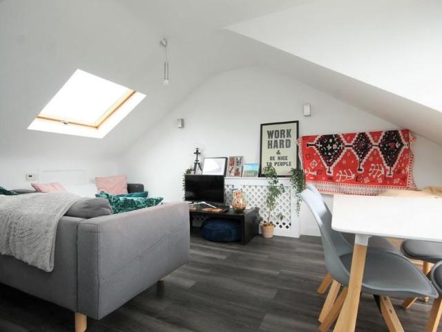 3 bedroom flat to rent